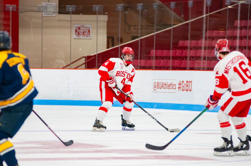 Men’s Hockey Notebook: Farrance turns pro, reflects on BU | WTBU Radio